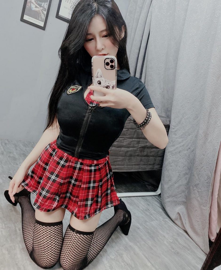 安希 (@vickybaby61) 中国ins百万粉丝美女网红 – 爱看INS