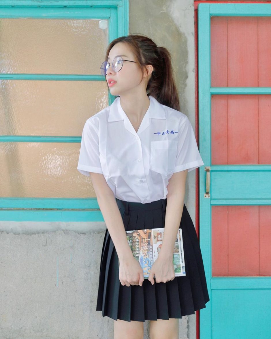 Amber Na藍星蕾 (@amberna_official) 百万粉丝网红 – 爱看INS