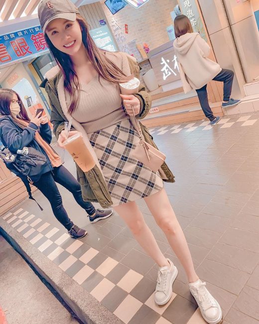 姚采辰 (@ines.1017) 24岁网红美女 – 爱看INS