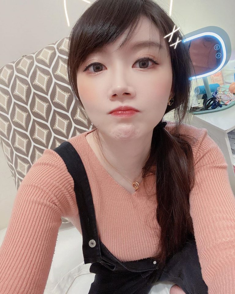 姚采辰 (@ines.1017) 24岁网红美女 – 爱看INS