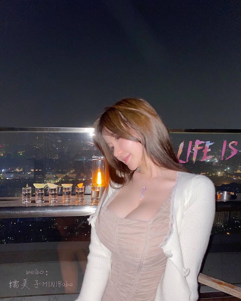 💮 糯美子MiniBabe 💮2st (@nuomeizi_official) 内地200万粉丝网红美女 – 爱看INS