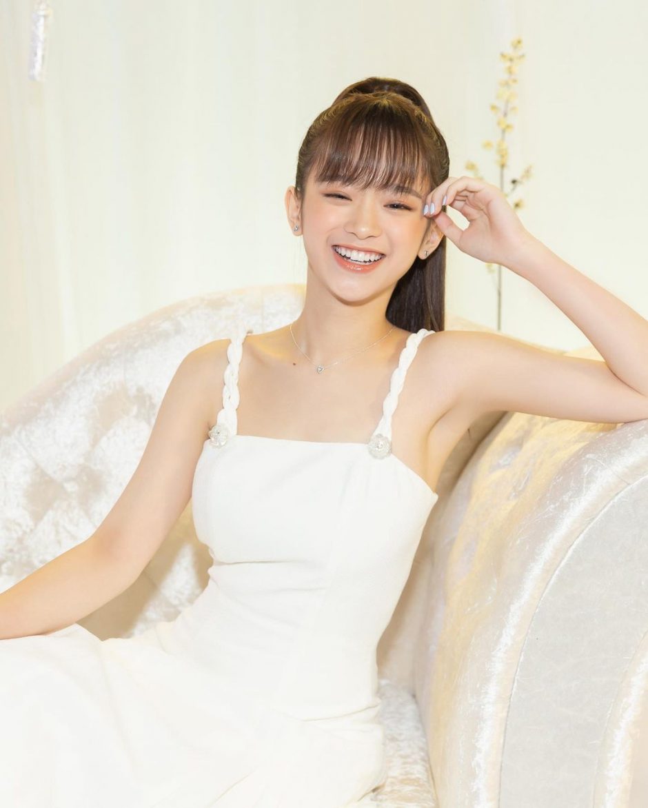 Linh Ka (@linggka109) 清纯养眼百万ins红人美女 – 爱看INS