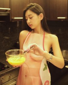 신재은 Zenny (@zennyrt) 韩国ins明星美女模特 107P精选 – 爱看INS