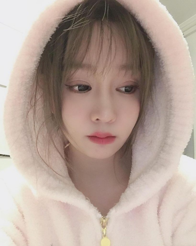 王雨纯 (@7alice77) 95年北京网红美女精选(110P+10V) – 爱看INS