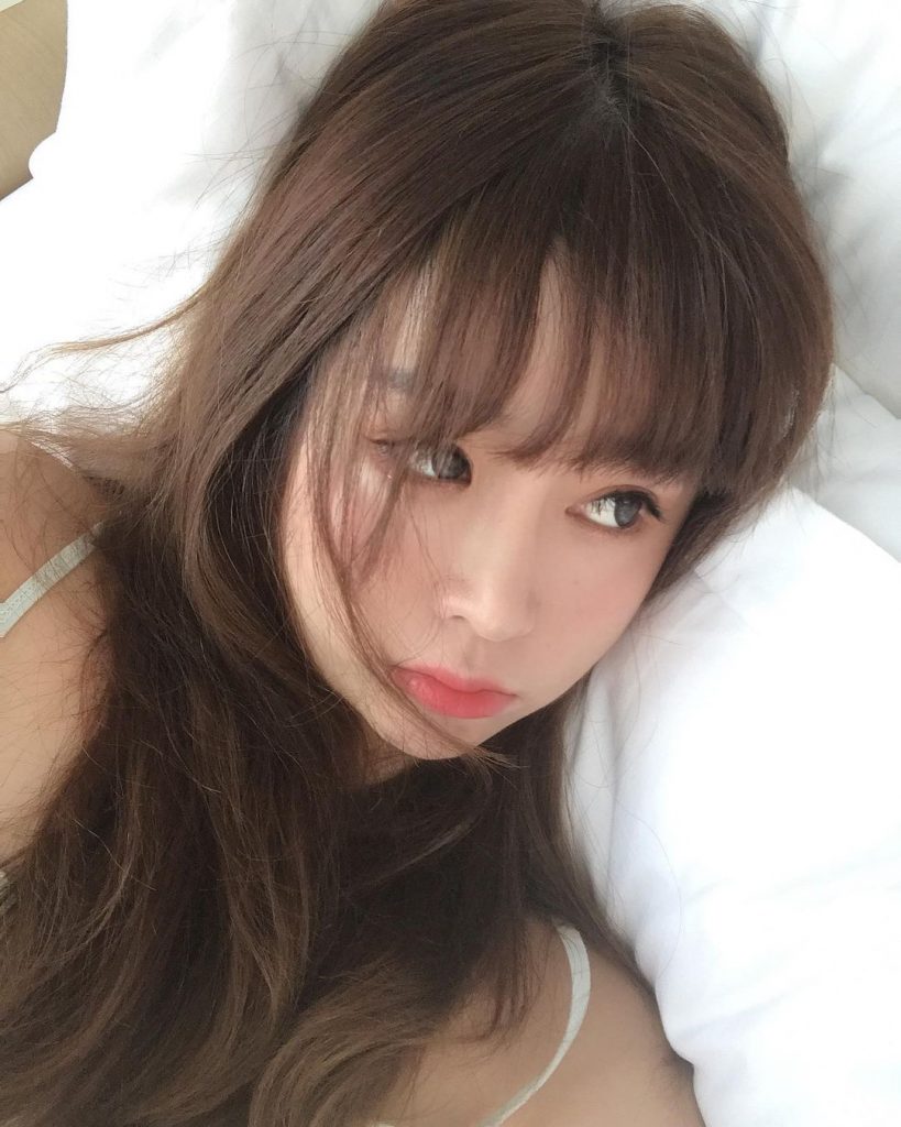 王雨纯 (@7alice77) 95年北京网红美女精选(110P+10V) – 爱看INS