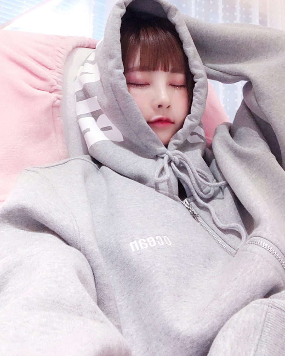 yiu 이유 (유요) 🇰🇷🇺🇸 (@rh_ab) 韩国养眼ins主播美女(86P+5V) – 爱看INS