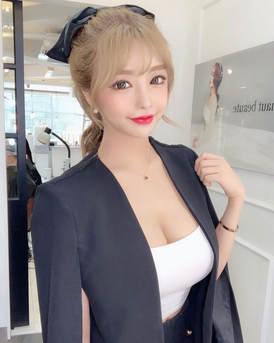 블리맘 🐶 velymom (@vely.mom) 韩国真人版洋娃娃(李素英) 99P+25V – 爱看INS