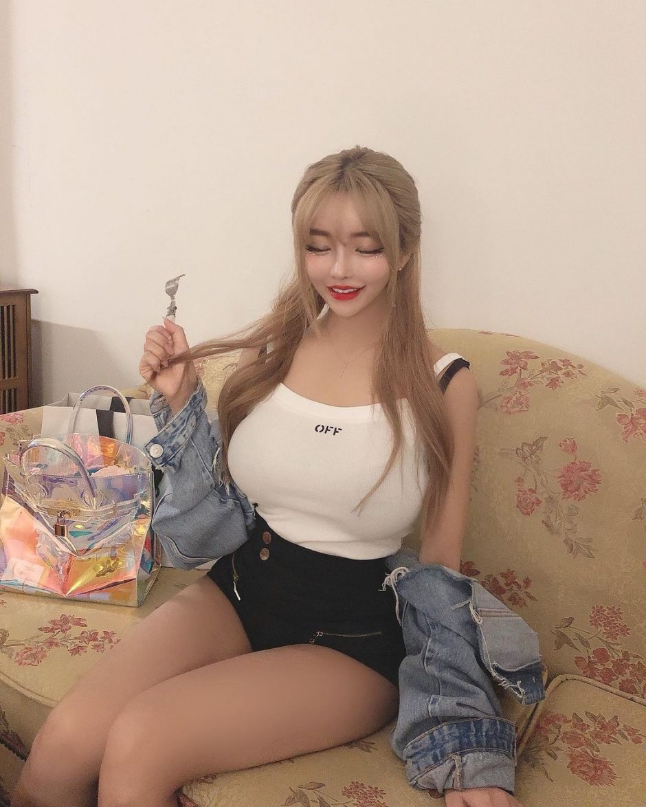 블리맘 🐶 velymom (@vely.mom) 韩国真人版洋娃娃(李素英) 99P+25V – 爱看INS