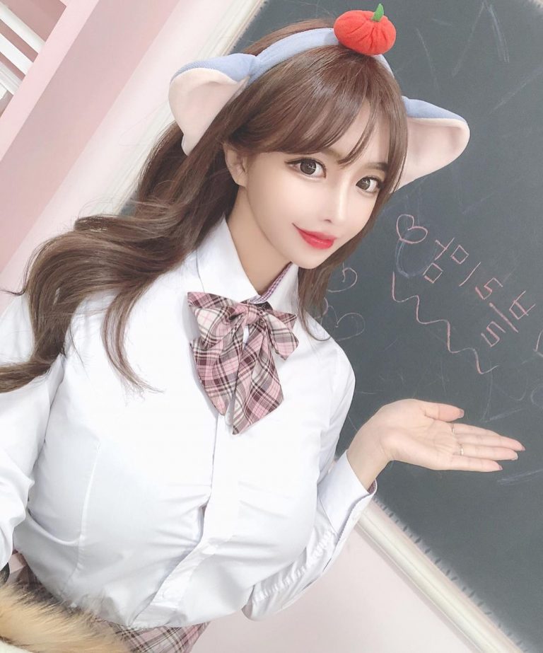 블리맘 🐶 velymom (@vely.mom) 韩国真人版洋娃娃(李素英) 99P+25V – 爱看INS