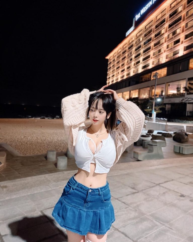 𝒬𝓊ℯℯ𝓃 𝒟𝒶𝓂𝒾🦋 (@dami_amond) 韩国超养眼美女网红(117P+7V) – 爱看INS