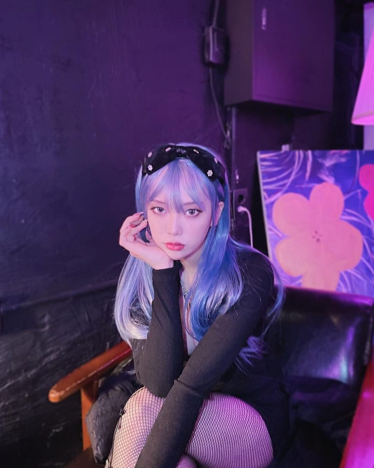 𝒬𝓊ℯℯ𝓃 𝒟𝒶𝓂𝒾🦋 (@dami_amond) 韩国超养眼美女网红(117P+7V) – 爱看INS