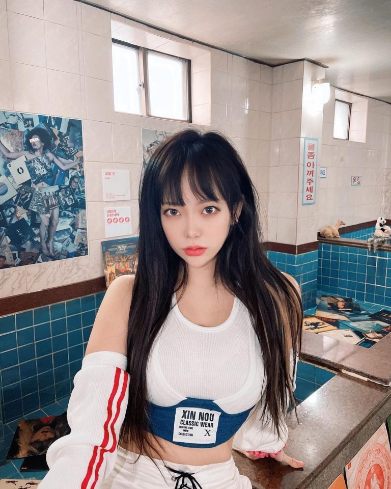 𝒬𝓊ℯℯ𝓃 𝒟𝒶𝓂𝒾🦋 (@dami_amond) 韩国超养眼美女网红(117P+7V) – 爱看INS