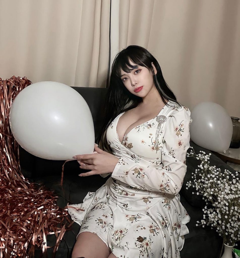 𝒬𝓊ℯℯ𝓃 𝒟𝒶𝓂𝒾🦋 (@dami_amond) 韩国超养眼美女网红(117P+7V) – 爱看INS