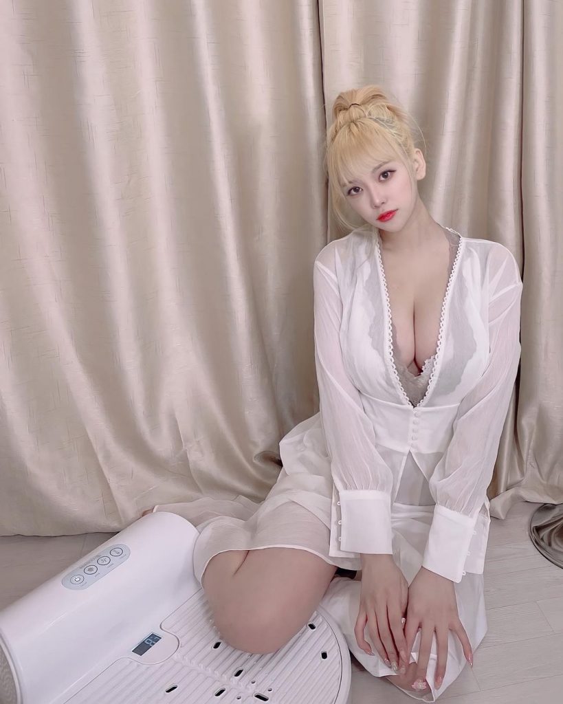 𝒬𝓊ℯℯ𝓃 𝒟𝒶𝓂𝒾🦋 (@dami_amond) 韩国超养眼美女网红(117P+7V) – 爱看INS