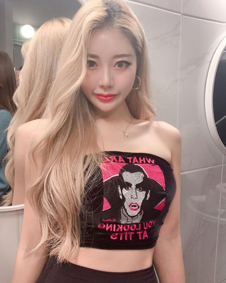 Eve_flywithme 🦋 (@yeccong_) 韩国网红美女 – 爱看INS