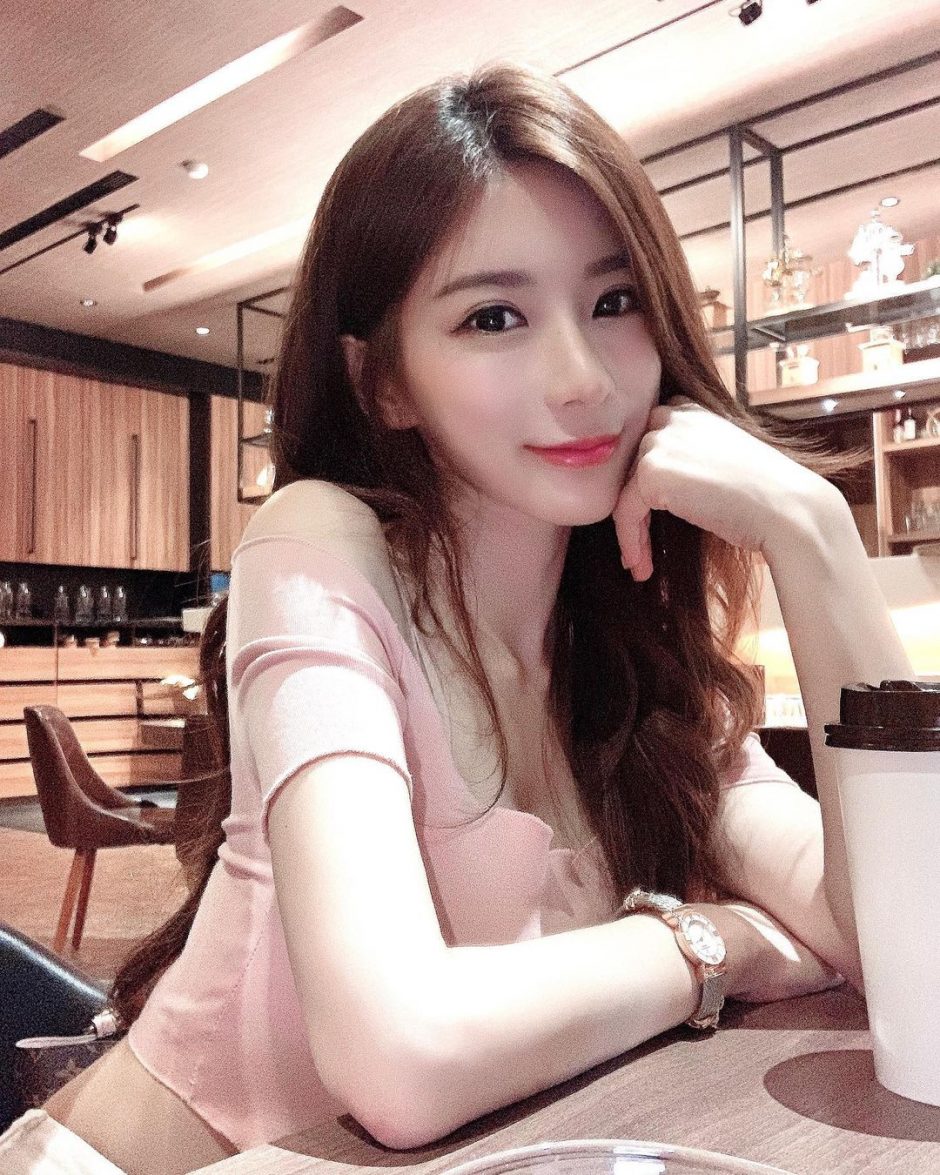 黎嫣 Li yan (@li_yan1228) ins美女网红推荐 81P+6V – 爱看INS