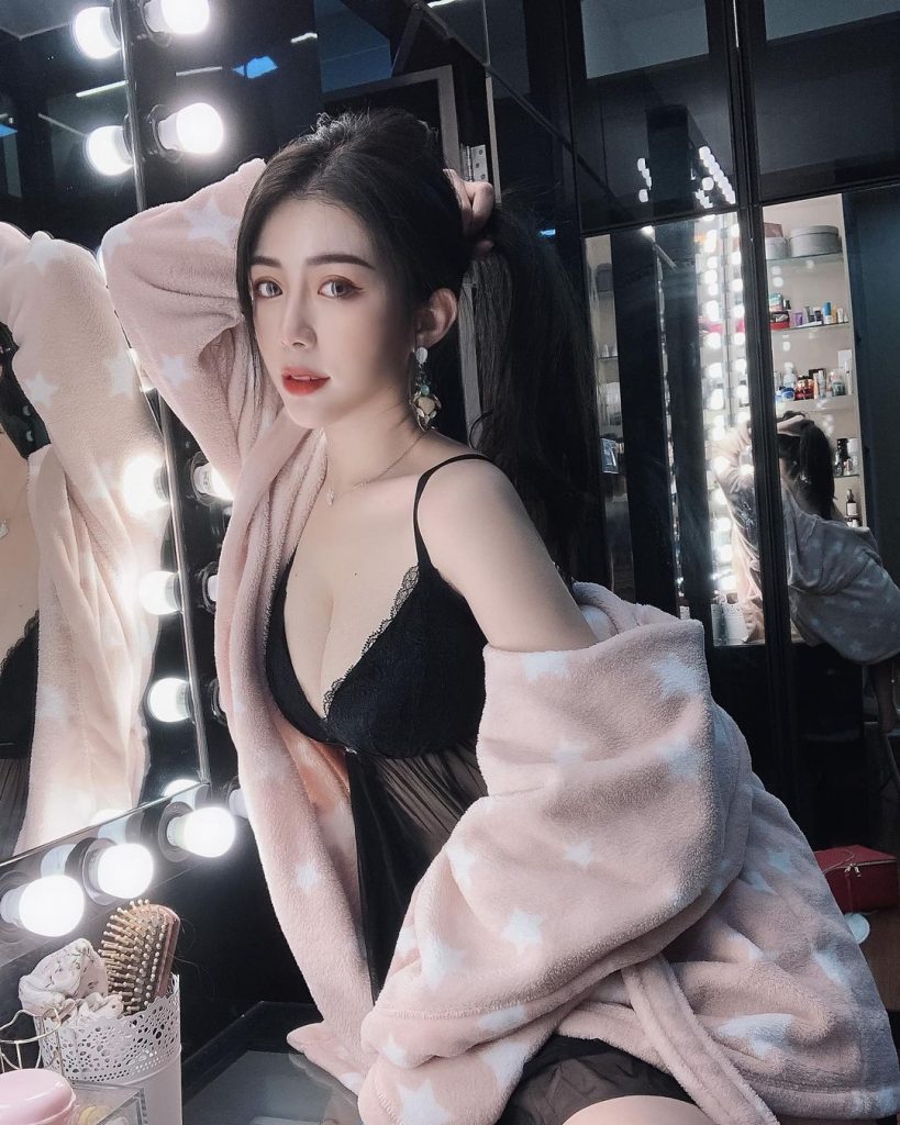 Delialee昀霓 (@delia925_) ins美女精选 107P – 爱看INS