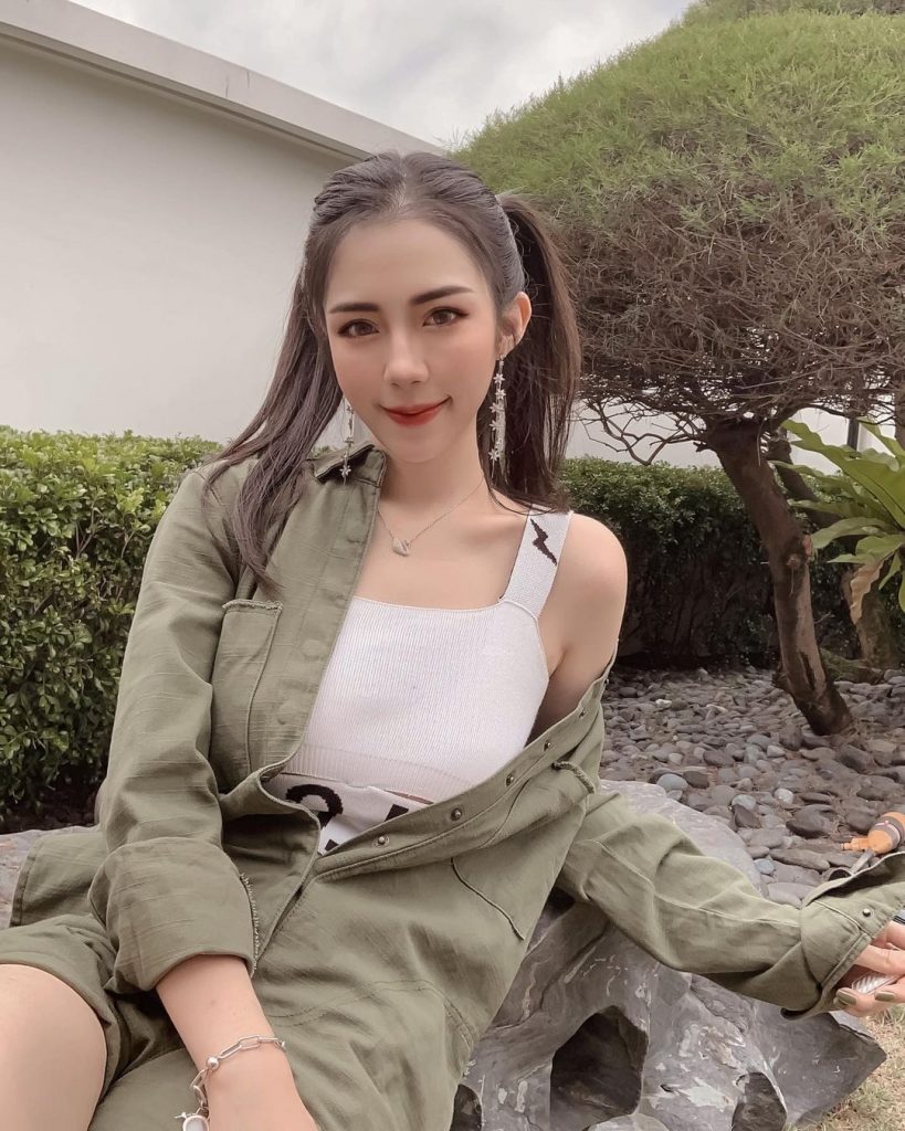 Delialee昀霓 (@delia925_) ins美女精选 107P – 爱看INS