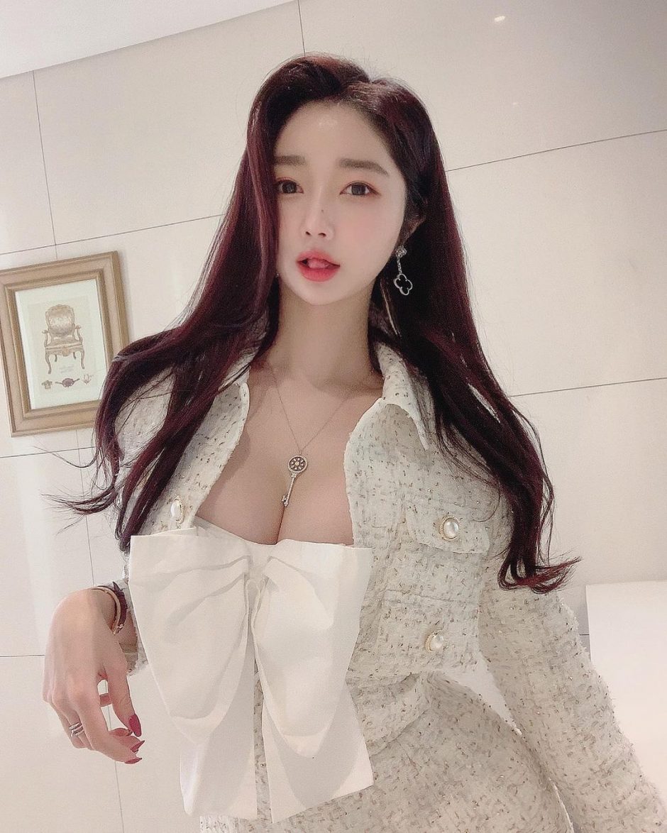 Lavisu Official🕊 (@lavisuofficial) 韩国超正美女 100P+2V – 爱看INS