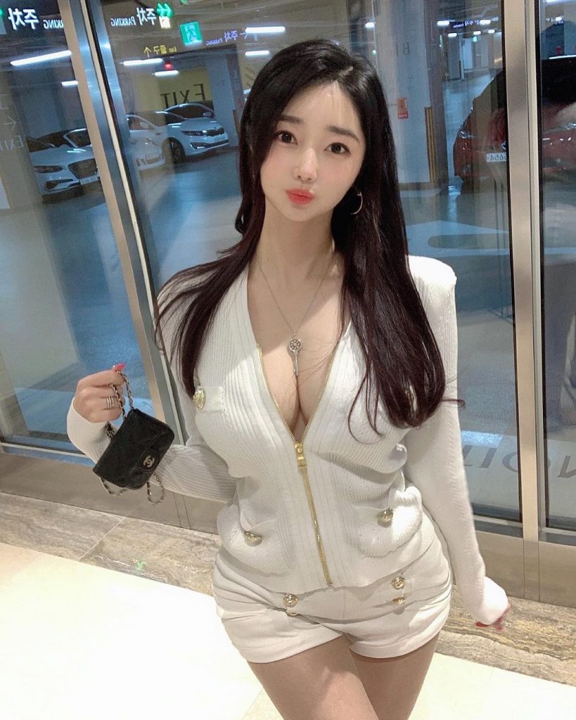 Lavisu Official🕊 (@lavisuofficial) 韩国超正美女 100P+2V – 爱看INS