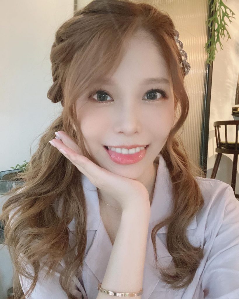 瑀熙Yuci🐷 (@uccu0323) 台湾ins网红美女 85P – 爱看INS