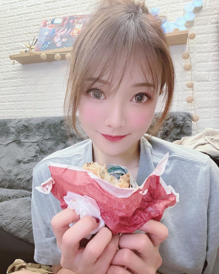 DenKa周荀 (@denkakeke) 台湾美女Cosplay – 爱看INS