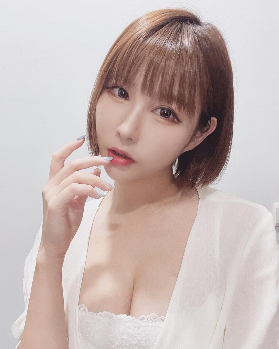 Sylvia 希維亞 (@sylvia.1204) 台湾百万粉丝JKF女郎精选 95P – 爱看INS