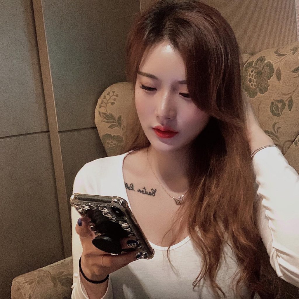 경이 (@llovelydday) 韩国美女网红76P – 爱看INS