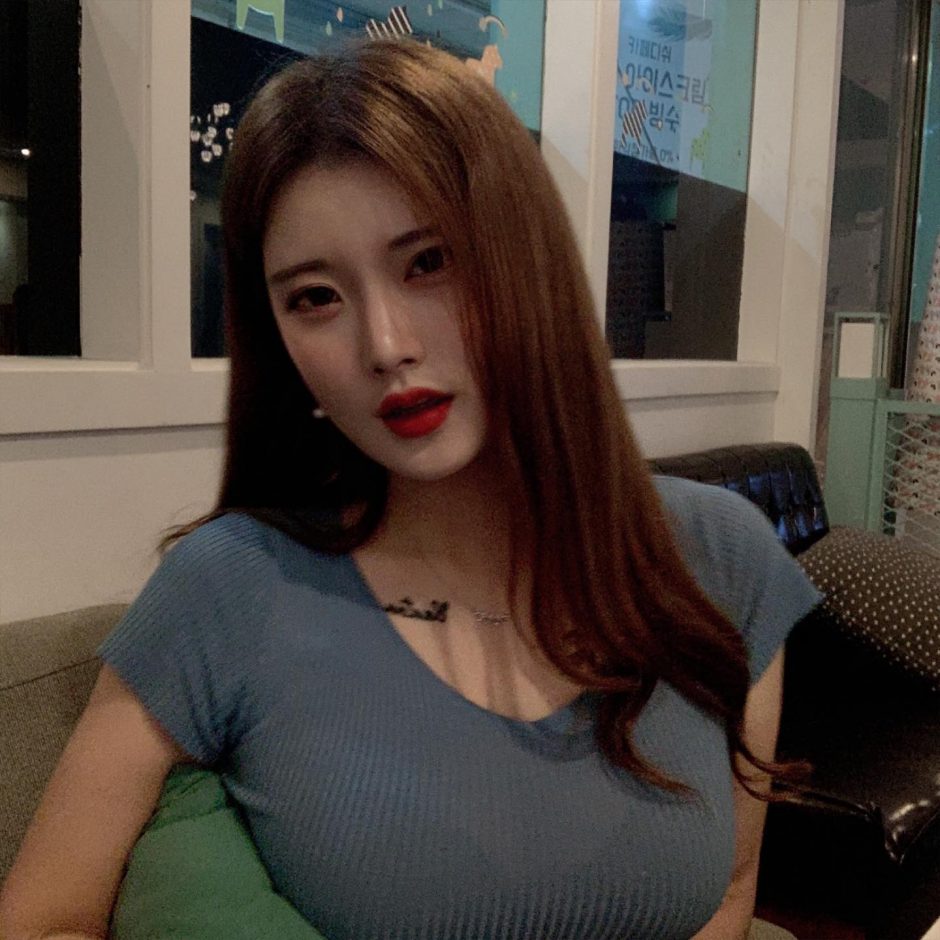 경이 (@llovelydday) 韩国美女网红76P – 爱看INS
