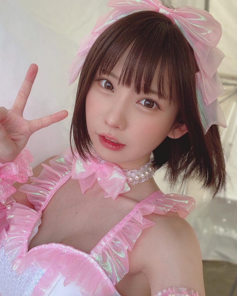 えなこ(Enako) (@enakorin) 日本百万粉丝人气女星 119P – 爱看INS