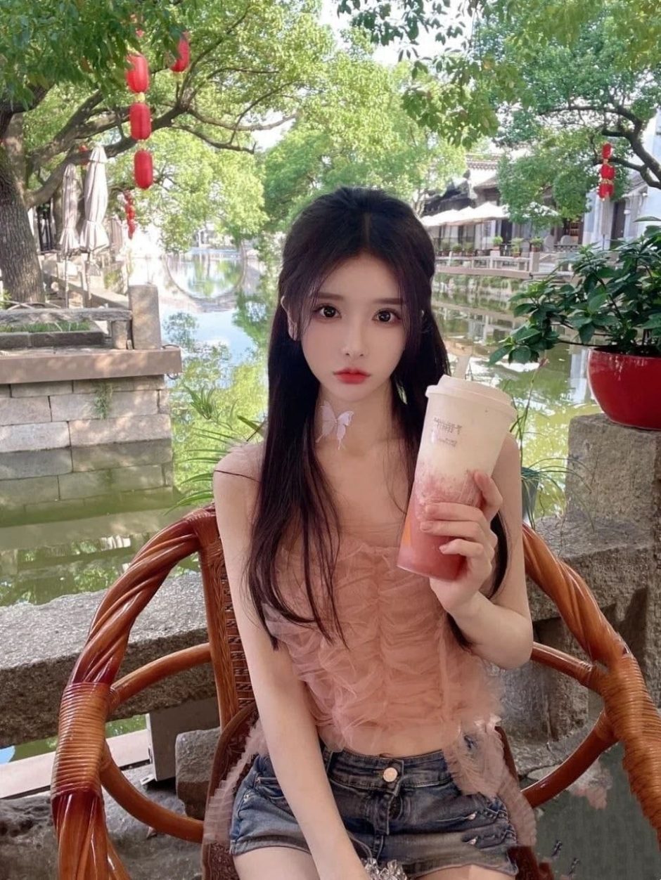 2023/03/26 一周美图精选 88P – 爱看INS